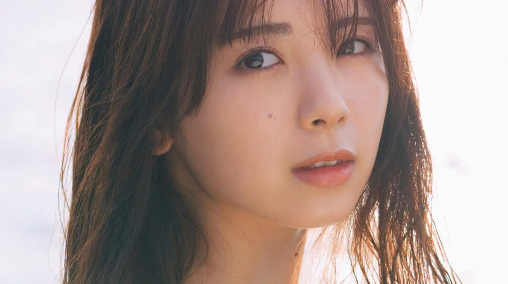 乃木坂46筒井あやめ1st写真集、タイトルは『感情の隙間』4種の表紙を初解禁！ | bis[ビス]