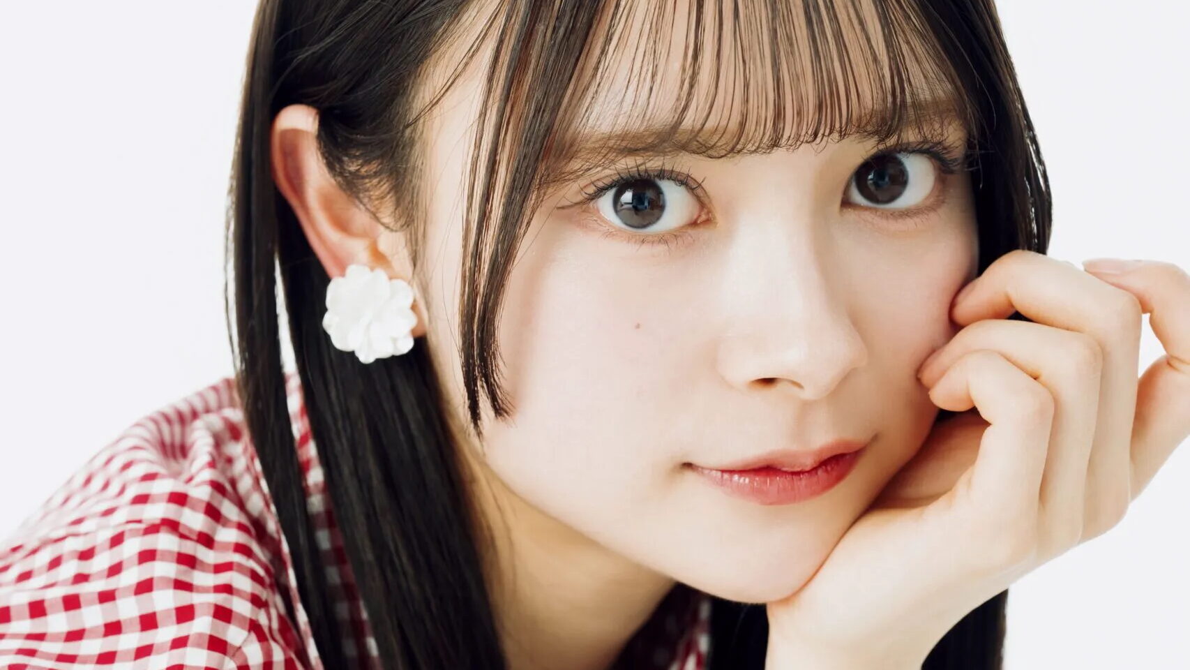 【AKB48 19期研究生・伊藤百花】女優からアイドルへ「歌って踊るってすごく体力も精神力も必要」 | bis[ビス]