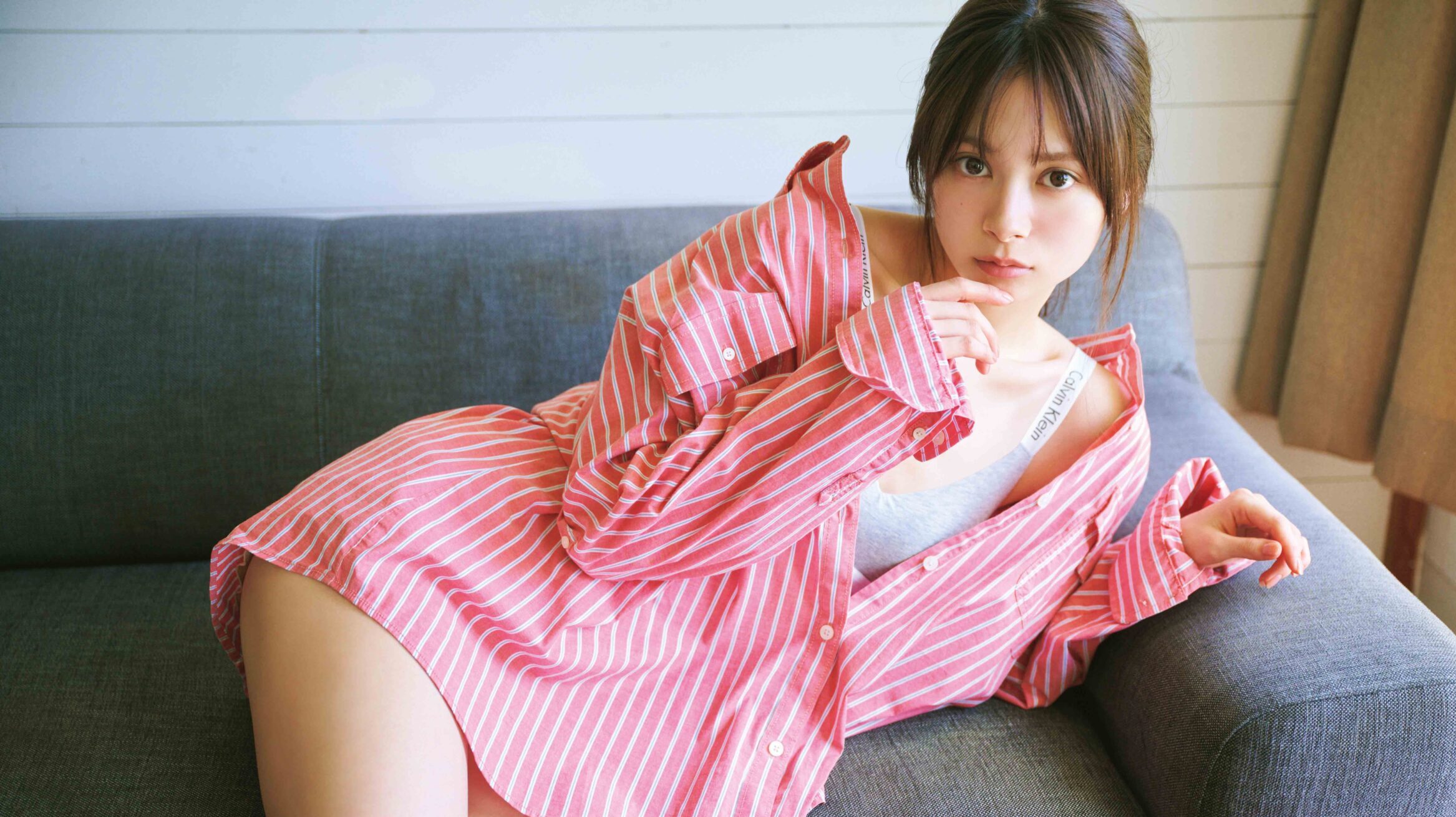 AKB48新センター伊藤百花の“今”が満載！ 1stフォトブックに注目 | bis[ビス]